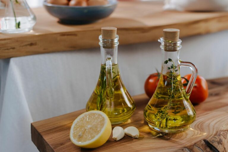 How to Make Garlic Oil at Home (Safely & Easily) – My Kitchen Spices