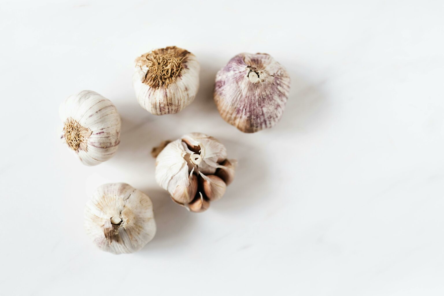 How to Store Garlic for Maximum Freshness (Whole, Chopped & Paste) | My ...